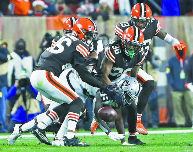 Browns lose on last second FG to Raiders | News, Sports, Jobs - Tribune ...